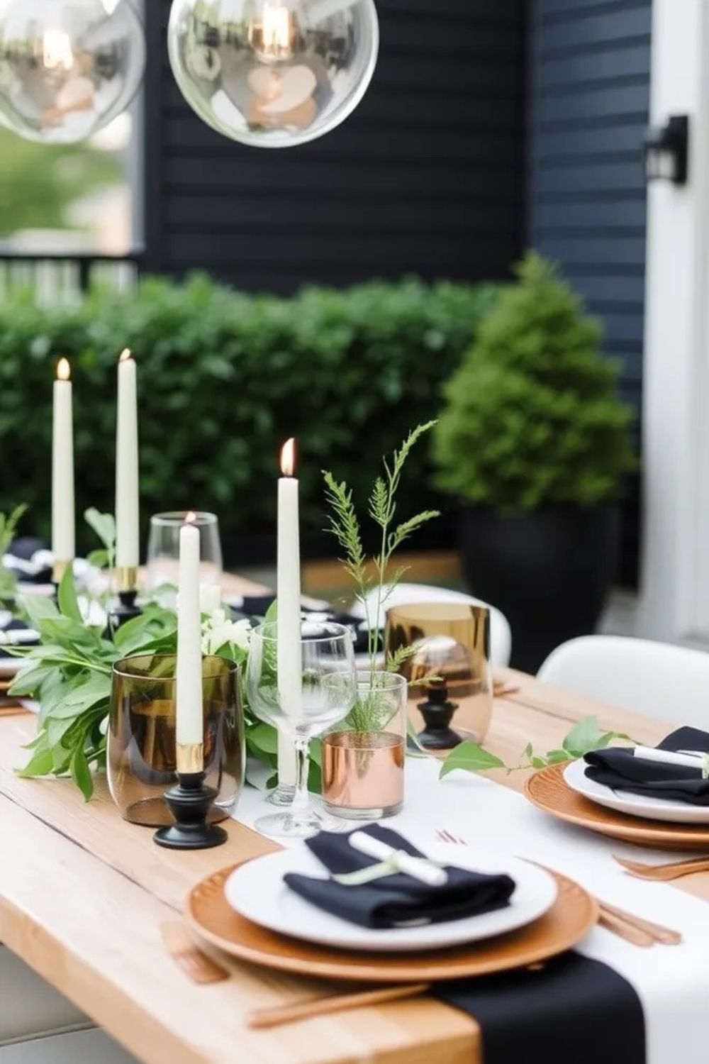 31 Outdoor Table Decor Ideas to Transform Your Backyard Dining Space