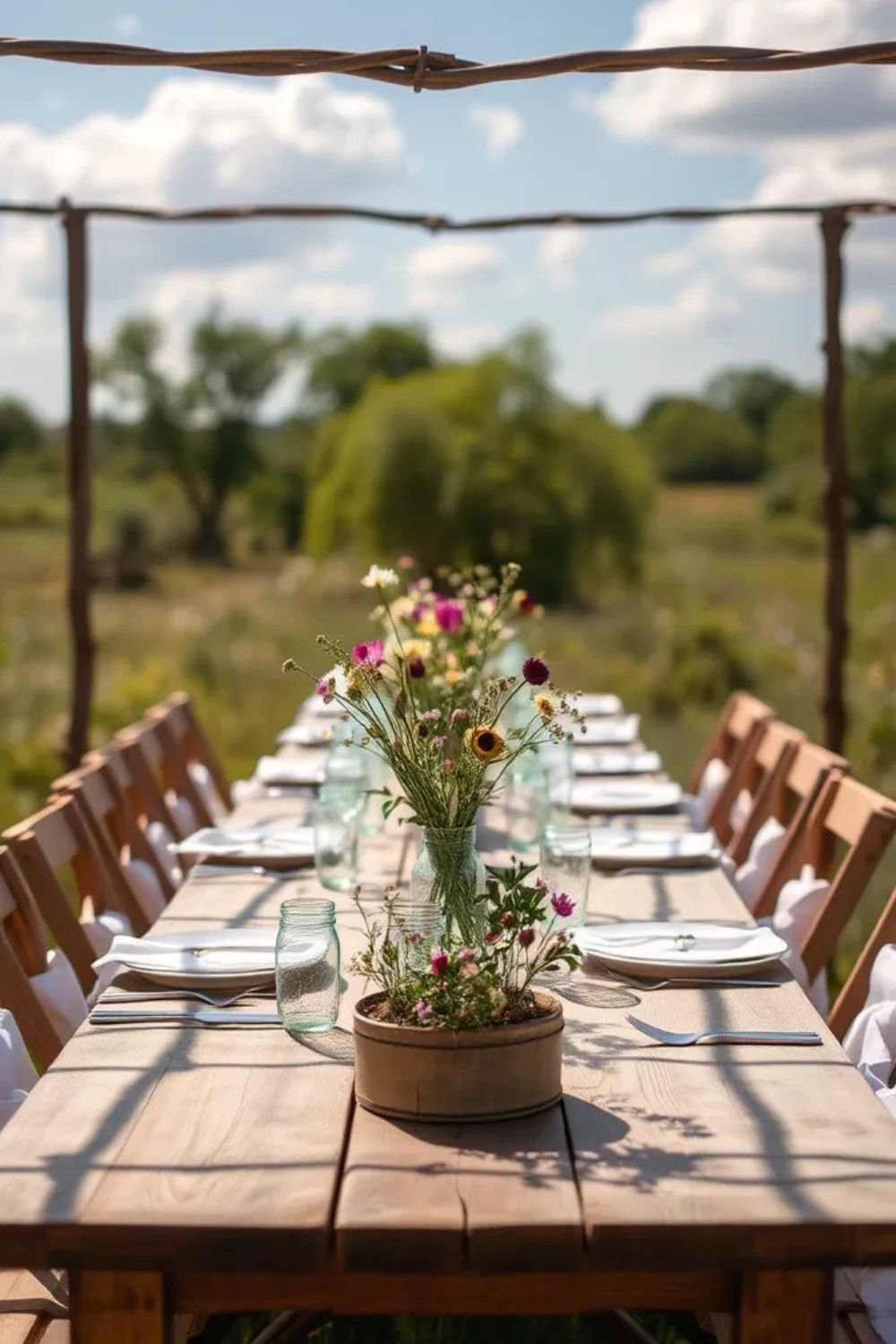 31 Outdoor Table Decor Ideas to Transform Your Backyard Dining Space